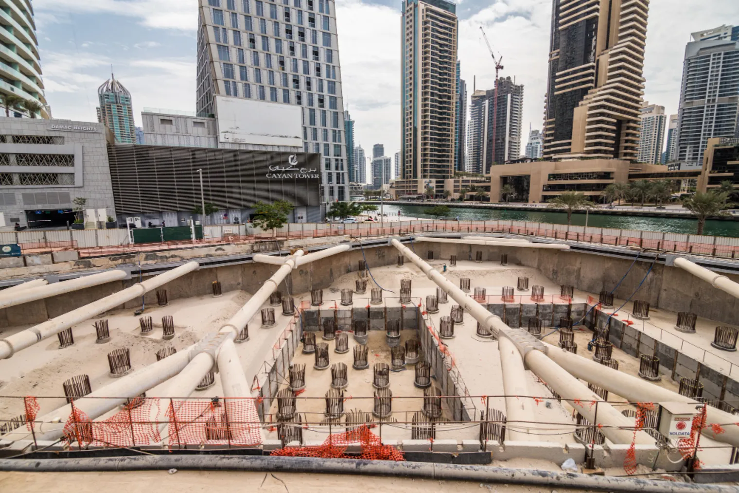 Abu Dhabi Construction 4.0: AI, Robotics & Prefab Push